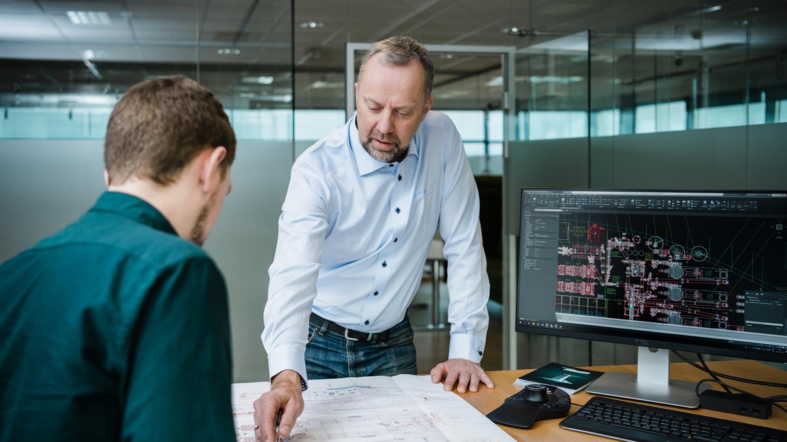 Systems integrator Systems integrator
